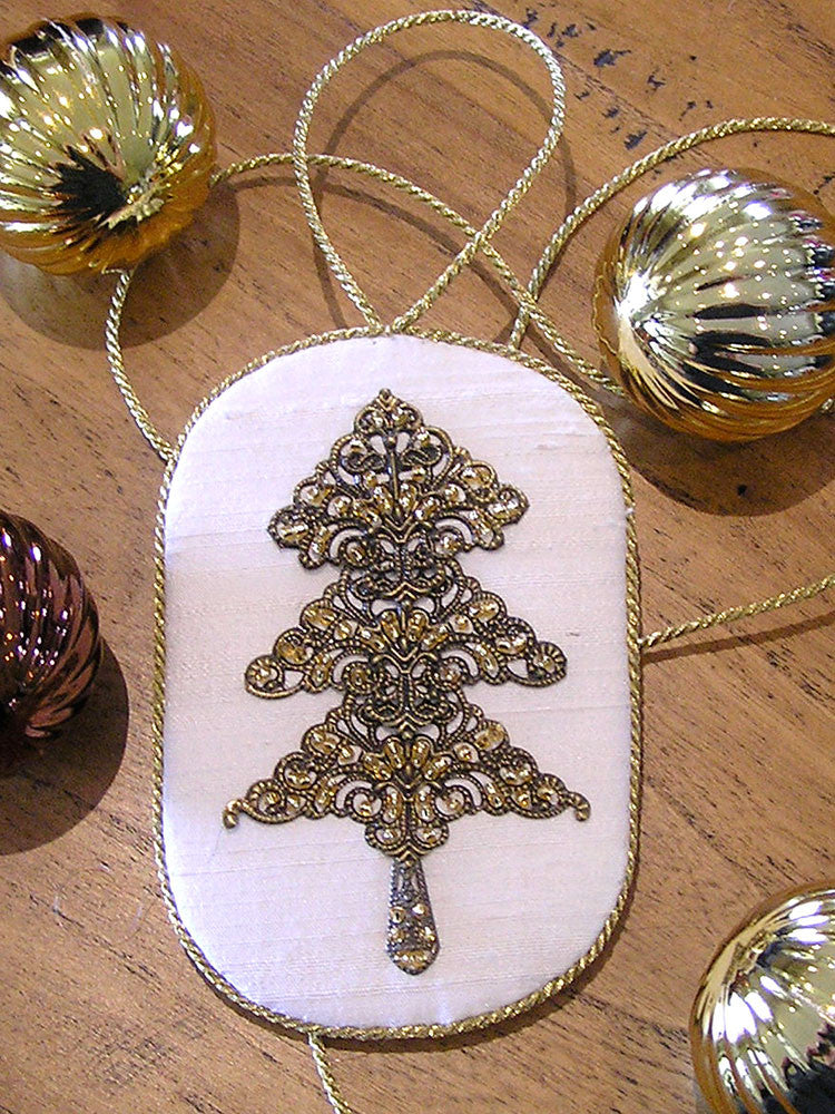 Filigree Tree – Tis The Season